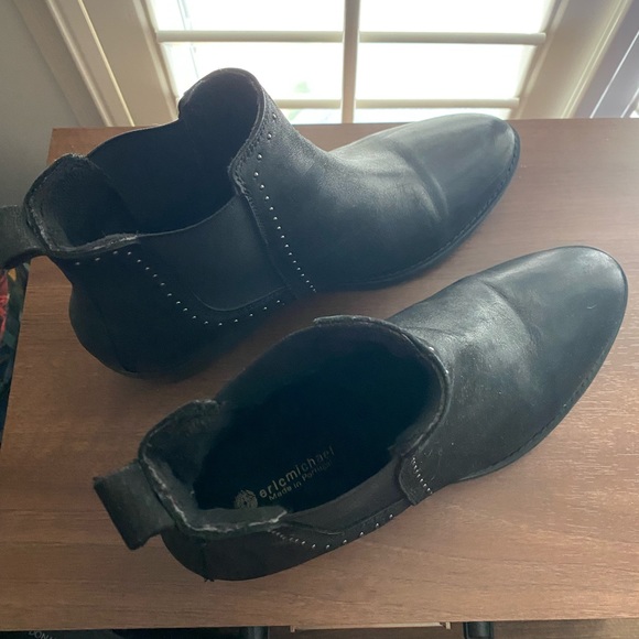 Eric Michael | Shoes | Eric Michael Black Leather Ankle Boots W Stud ...